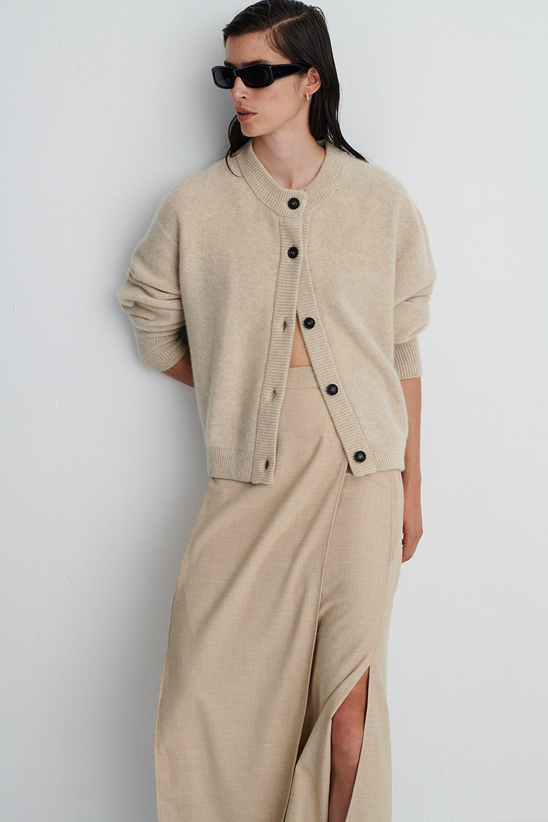 SHON MOTT: Timeless Minimalist Design | Garments Designed in Barcelona